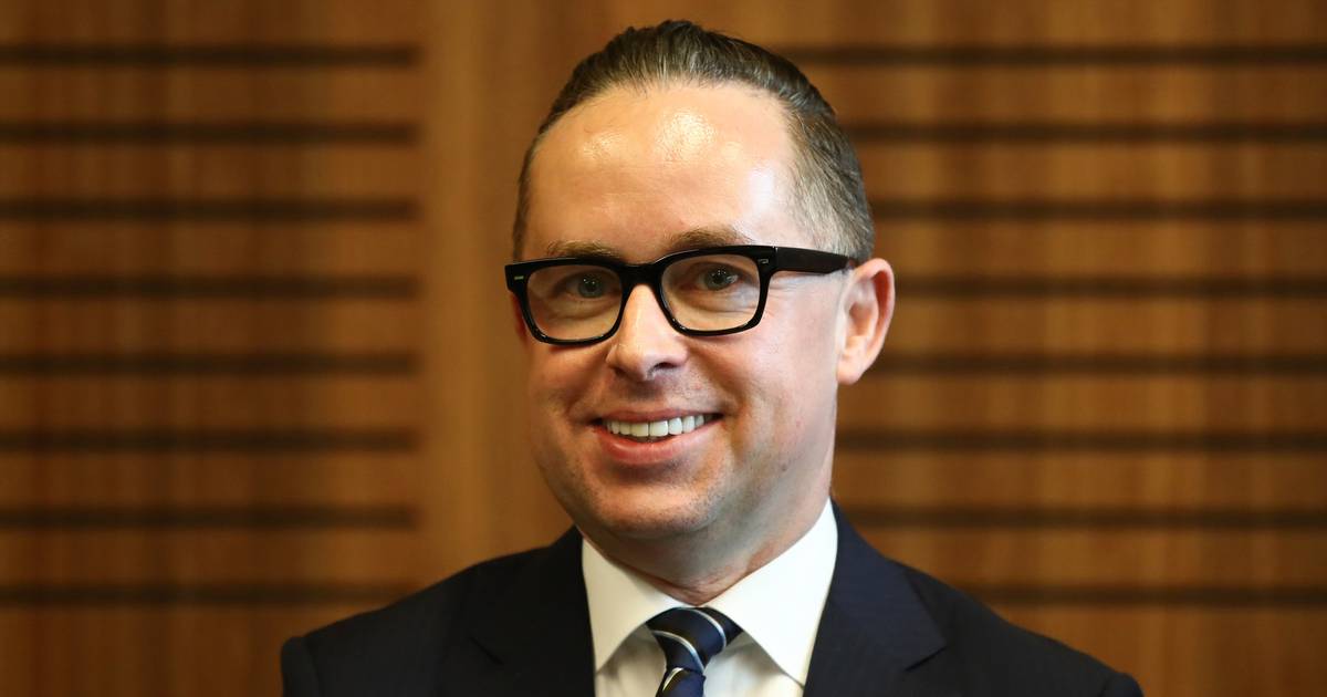 Alan Joyce træder af som direktør efter billetsvindel i Qantas Airways ...