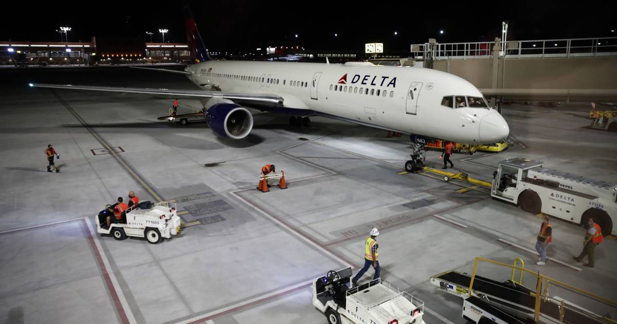 Delta Air Lines havde underskud på 12,4 mia. dollar i 2020 - Finans