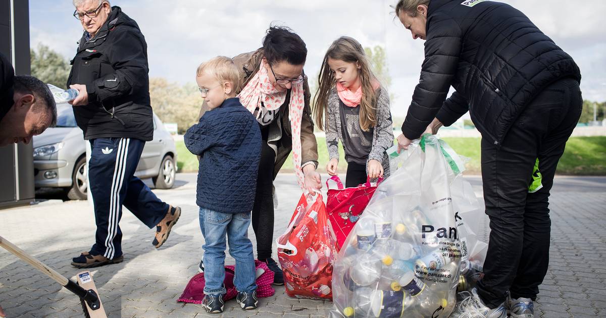 Danskerne slår rekord med pant på dåser og flasker - Finans