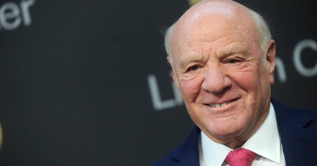 Barry Diller sælger andel i Tinder for milliardbeløb - Finans