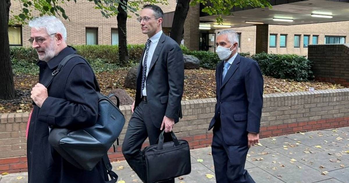 Danske pensionskasser har millioner i skandaleramt mineselskab - Jyllands-Posten