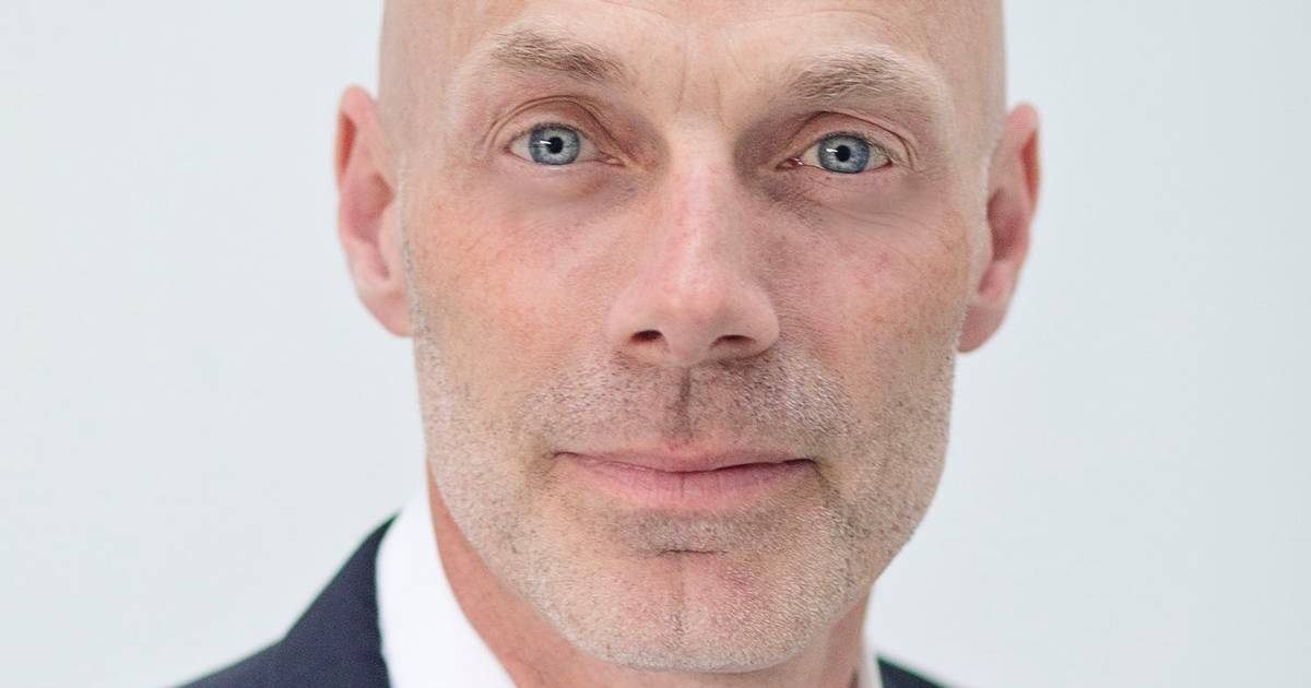 Tidligere professionel volleyballspiller skal tage over, hvor Hellmann slap