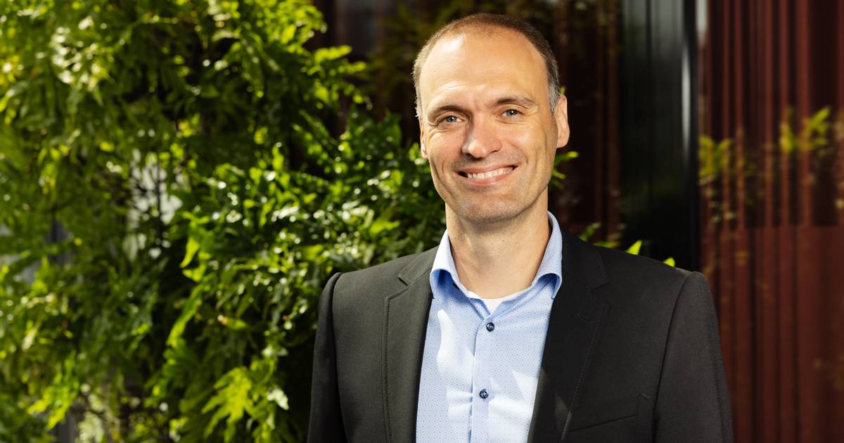 Trods forfremmelse og diplomuddannelse: Direktør afviser at fejre sig ...