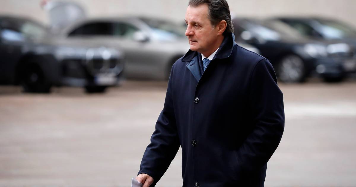 Pandora overhaler Mærsk i lønræs: Alexander Lacik tjente mere end ...