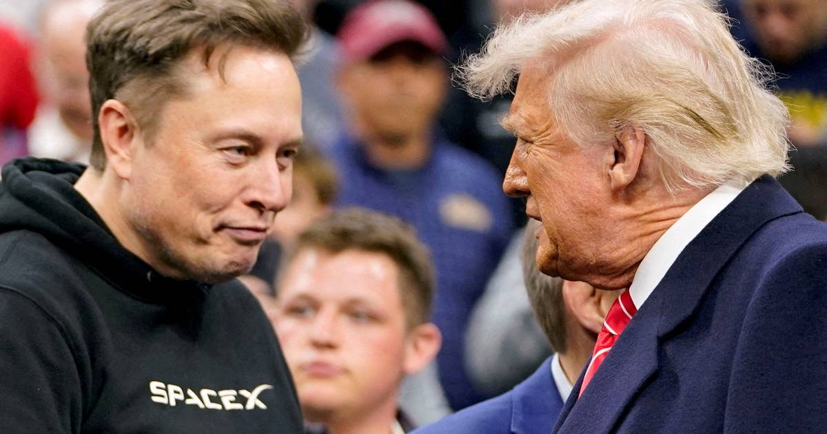 Elon Musk lover fuldt fokus på sine virksomheder - Finans