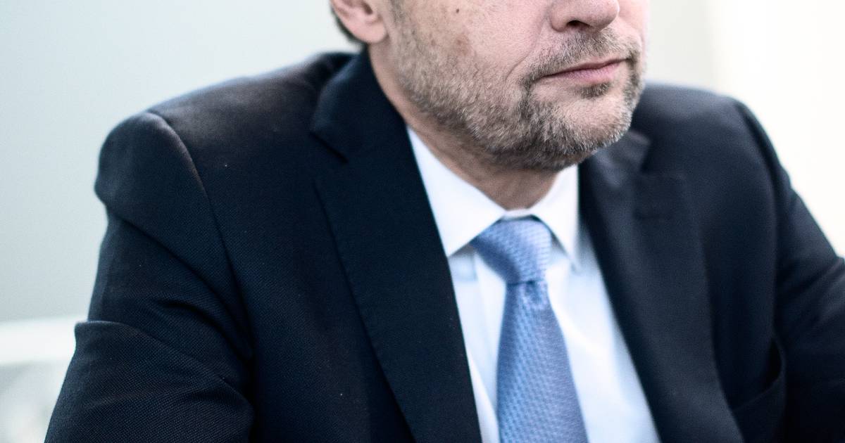 Dong-formand i dobbeltrolle om hollandske millionkontrakter - Finans