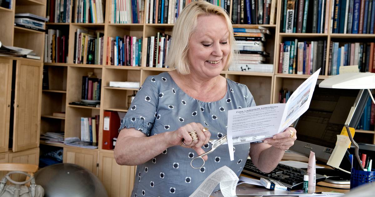 Weekendavisens mangeårige chefredaktør Anne Knudsen er død - Finans