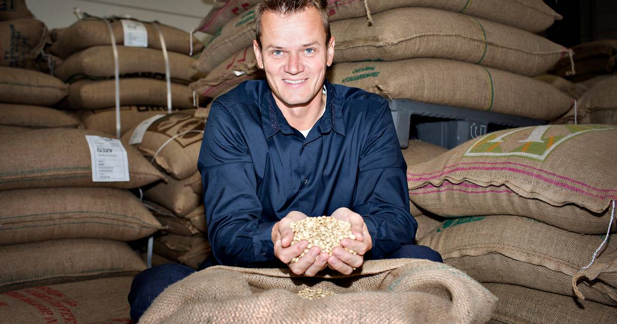 Dansk kaffefirma tjener rekordmeget: Vil nu redde fremtidens kaffe - Finans