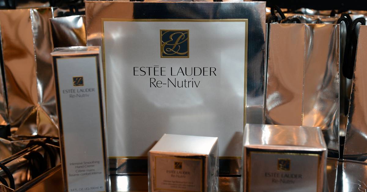 Estée Lauder nedjusterer igen: Aktien dykker over 20 pct. - Finans