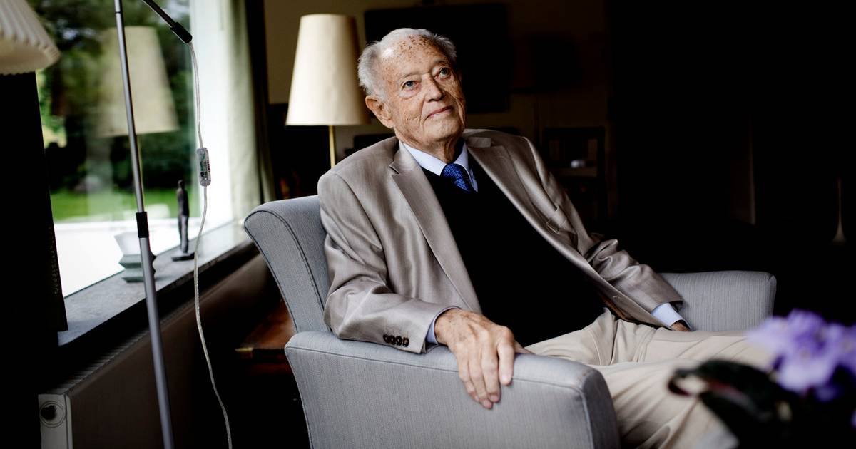 Tidligere nationalbankdirektør Erik Hoffmeyer er død - Finans